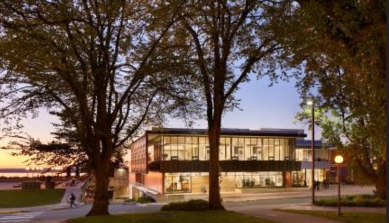 7 Colleges in US Tropical Islands That Are Cheap or Free - College Cliffs